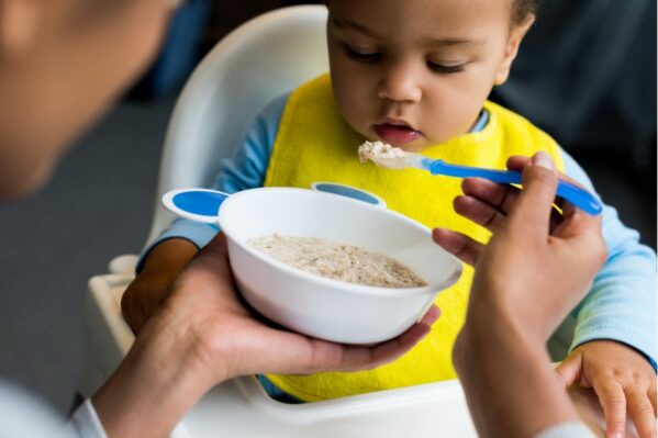 Rice Cereal Vs. Oatmeal: What Should You Feed Your Baby? - Motherhood ...