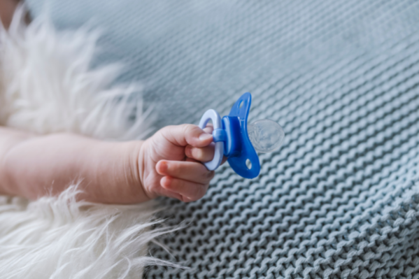 What To Do If Your Baby Won’t Take Pacifiers: 12 Easy Ways To Encourage ...